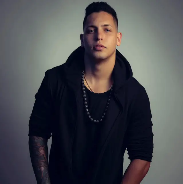 Lumay busca su espacio en la música con "Borra Mis Huellas"