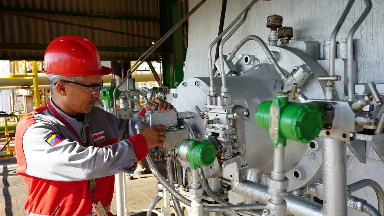 PDVSA: Amuay y Cardón aumentan producción de gasolina y gas - Nuevo Día